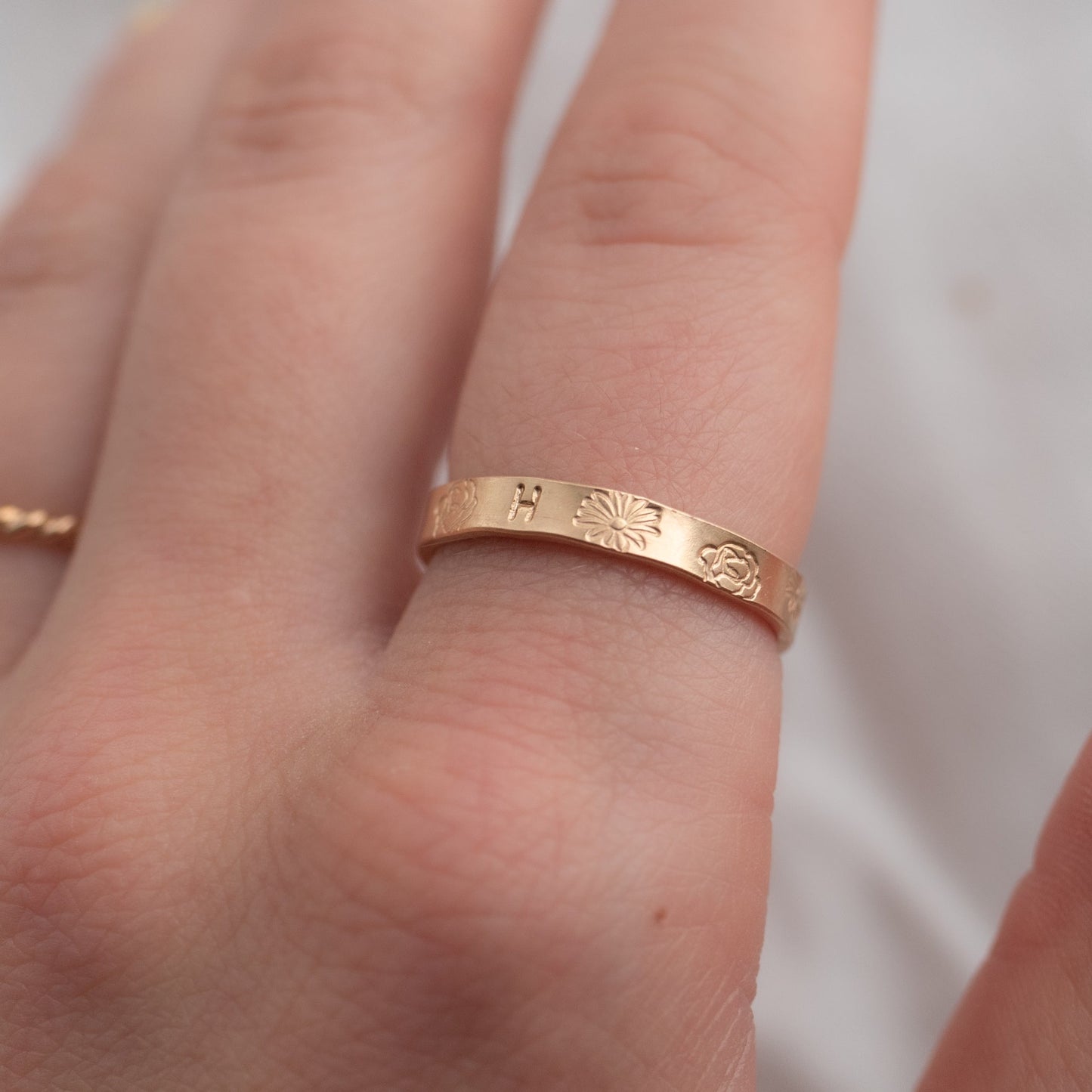 Birth Flower Initial Ring – Evorly